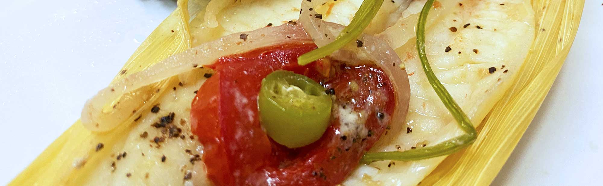 Filete de Pescado al Vapor en Hoja de Maí­z · LaAntojadera.com